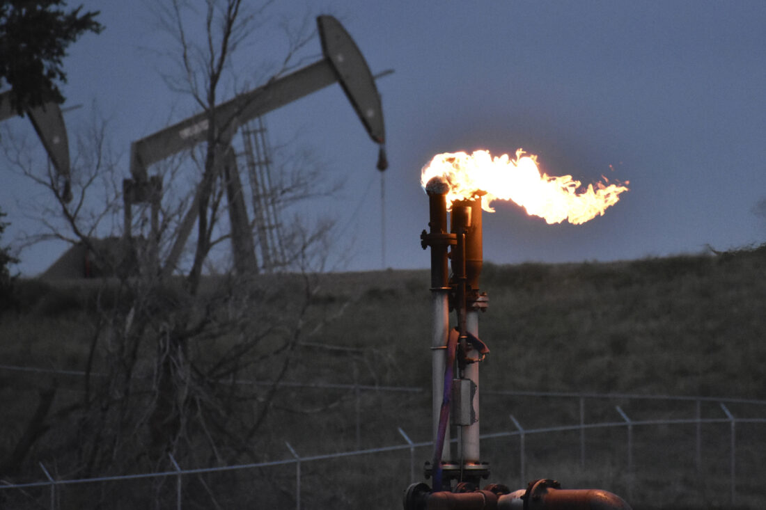 Heat-trapping carbon dioxide and methane levels in the air last year ...